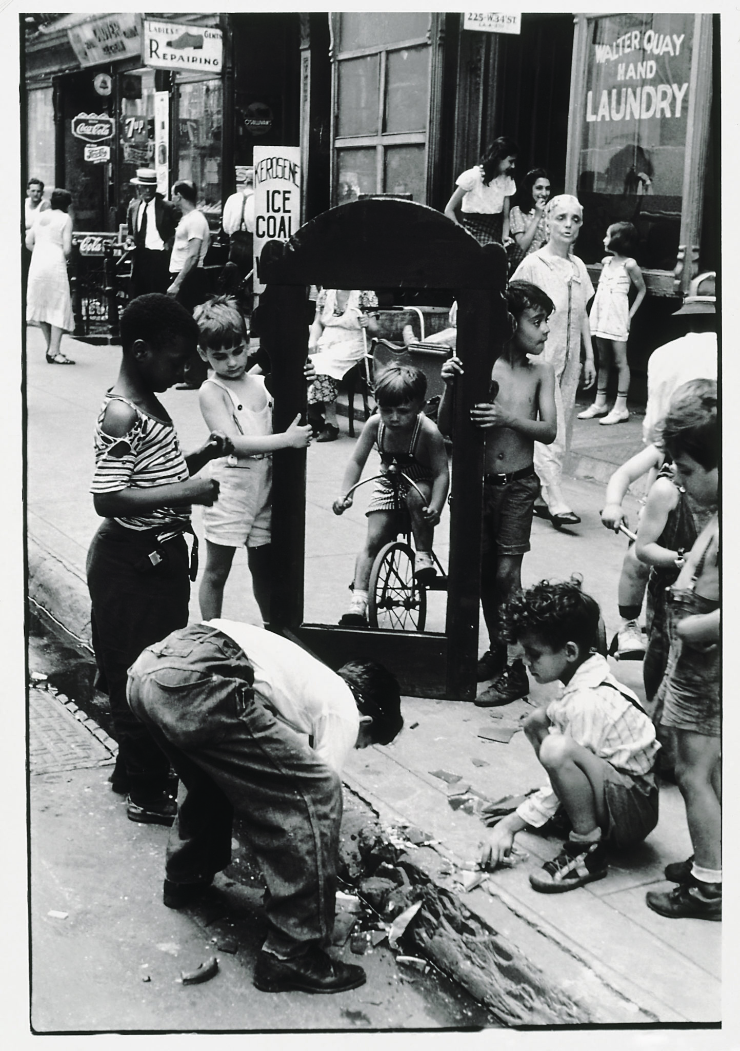 Helen Levitt: In The Street - Everson Museum of Art